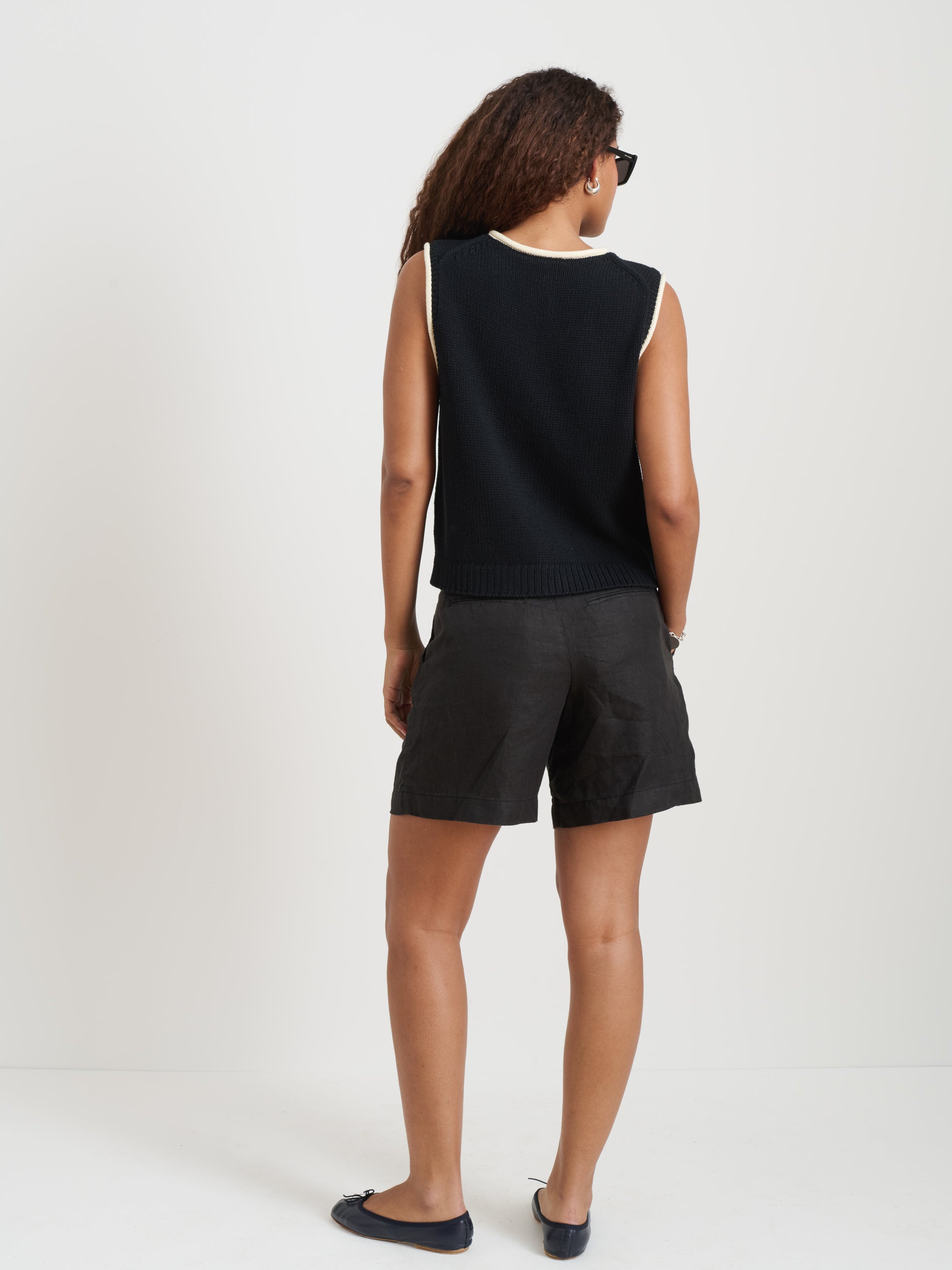 Bridget Tipped Vest in Cotton – Alex Mill